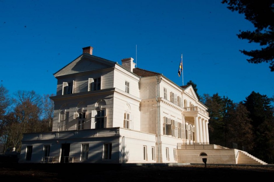 Castelul Săvârșin, 15 ani | Familia Regală a României / Royal Family of ...