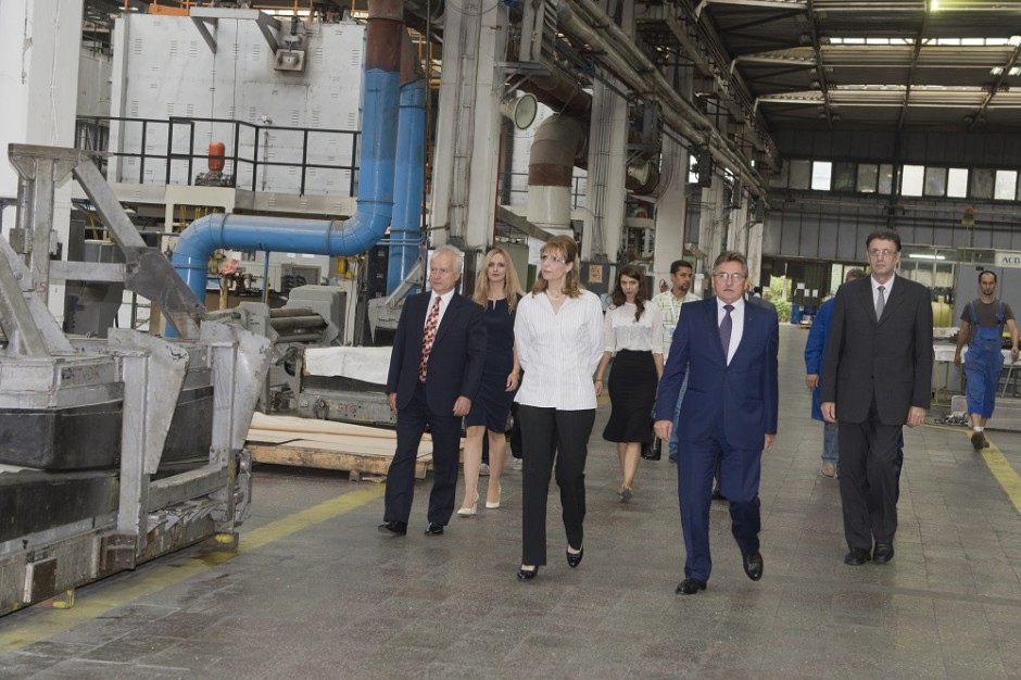 Principesa Maria, vizită la compania de aeronautică Romaero | Familia ...