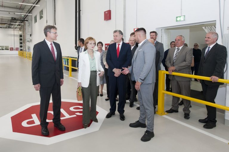 Vizită regală la Star Assembly Sebeș | Familia Regală a României ...